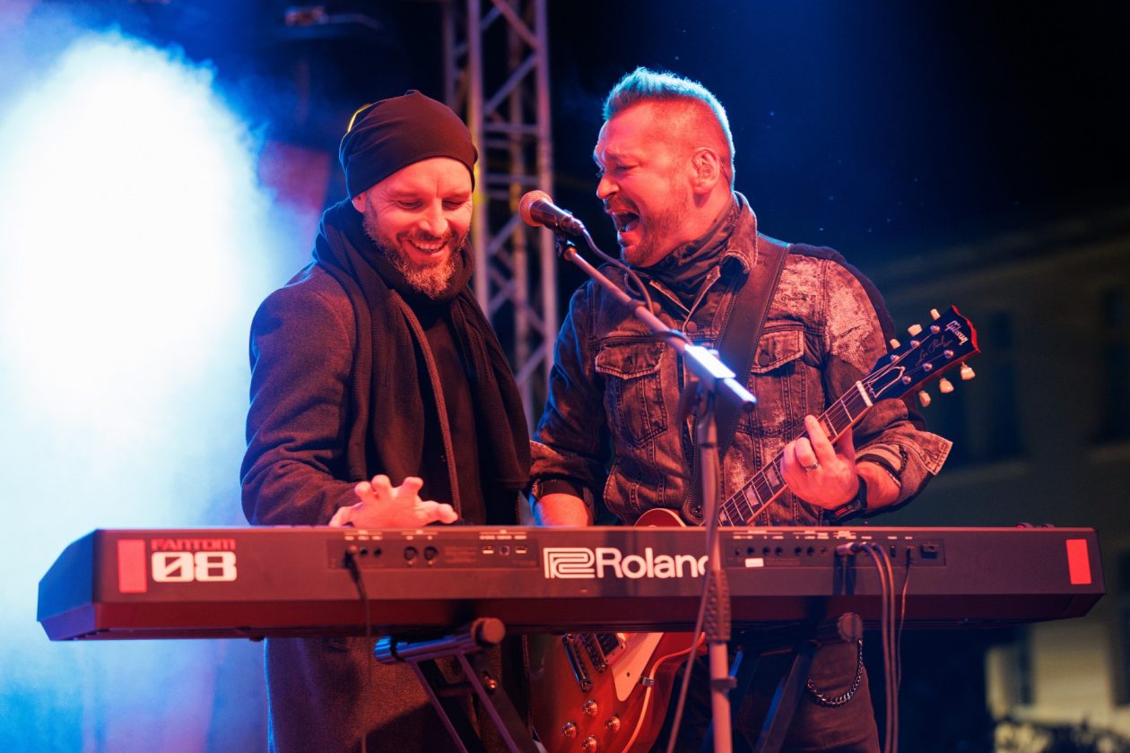 Vatra zagrijala zimsku adventsku noć u Zadru - eZadar.hr