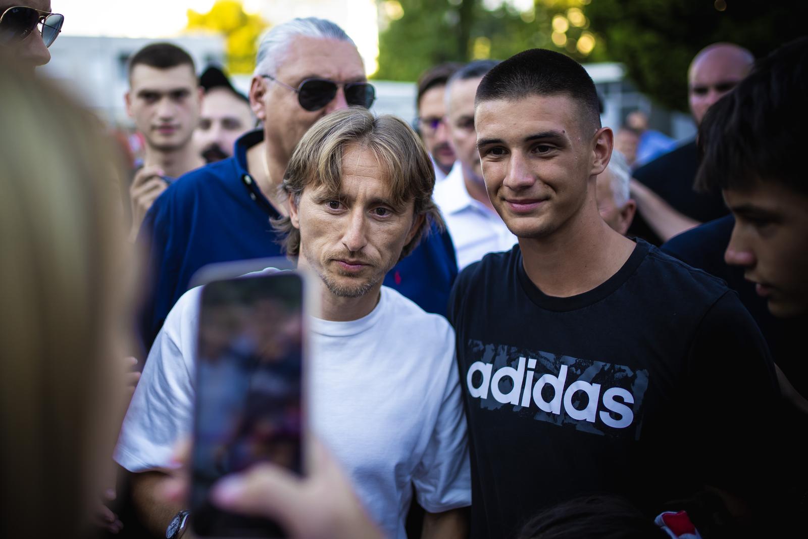Luka Modrić stigao u Mostar na premijeru dokumentarnog filma "HŠK ...