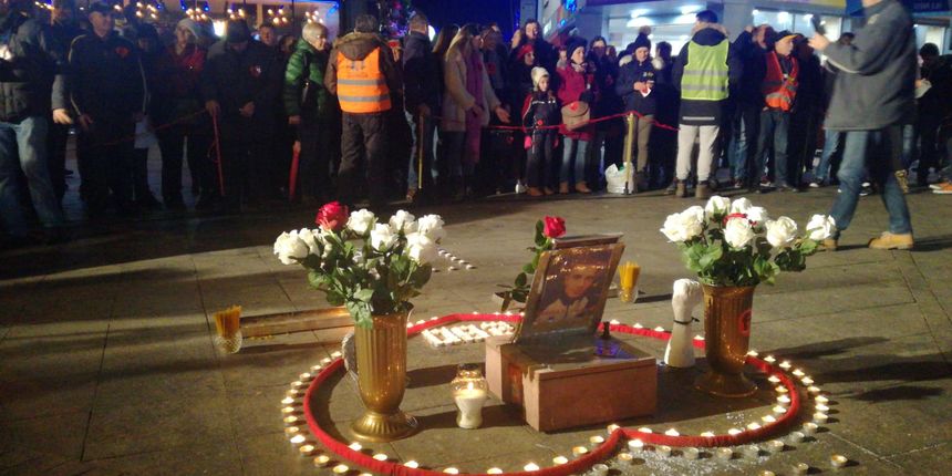 Prosvjednici "Pravde za Davida" zapalili svijeće, policija ponovo ...