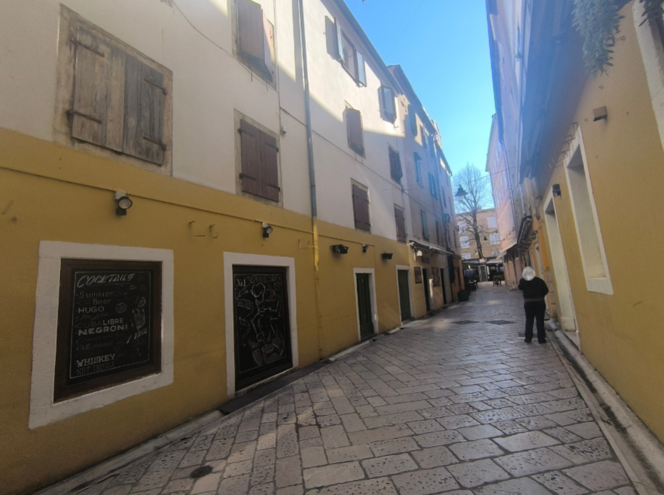 Država pokušava iznajmiti svoj prostor, a Grad pušta svoje da propadaju ...